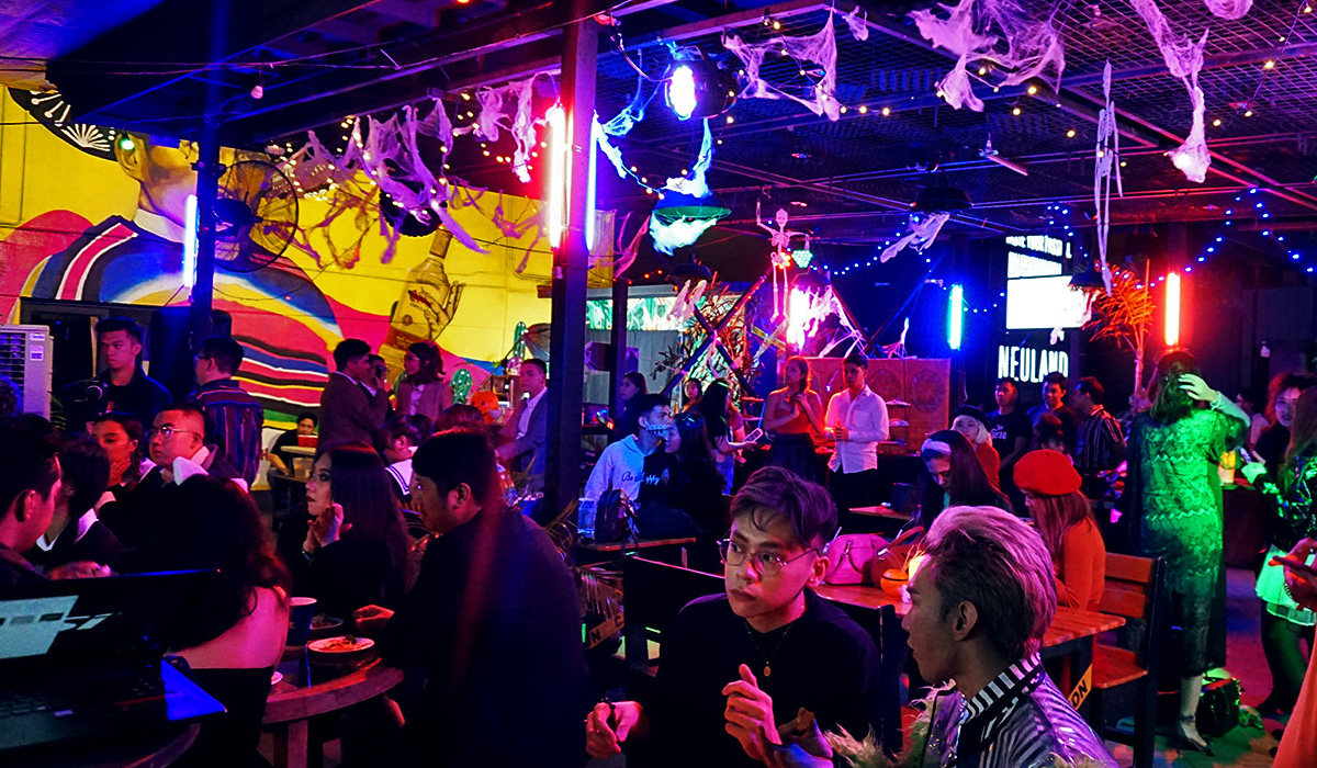 IN PHOTOS: Gushcloud Philippines Threw an '80s-Inspired Halloween Party ...