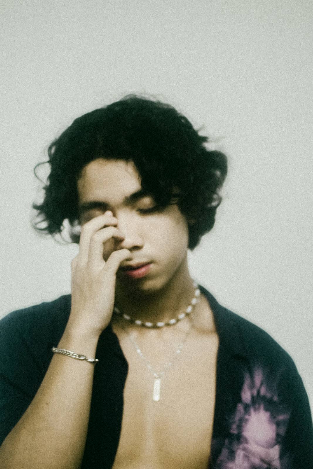 Fern. Gets Real about our Complex Relationship with Beauty in New ...