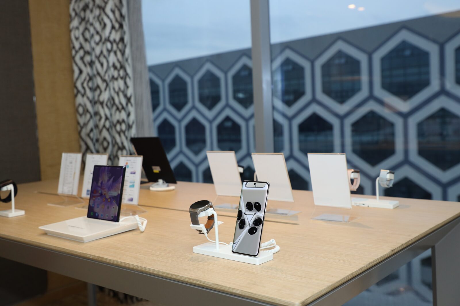 All the Flagship Smart Devices That Set the New Standards in Wearable ...