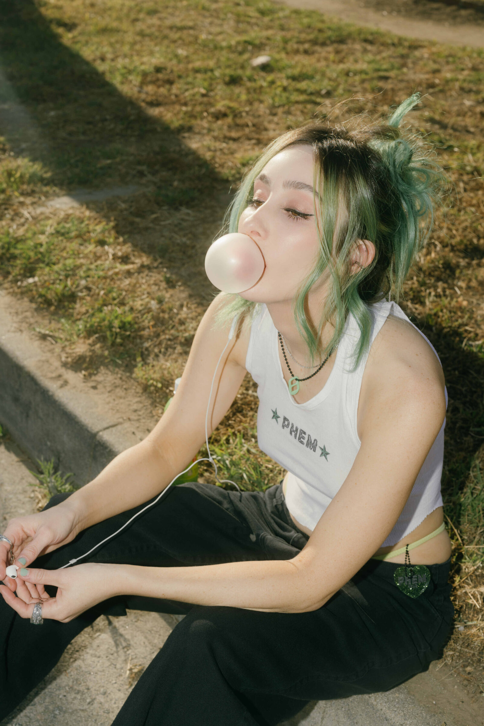 Alt-Pop Star phem Drops 'never goes down like that' about 'Bracing the ...